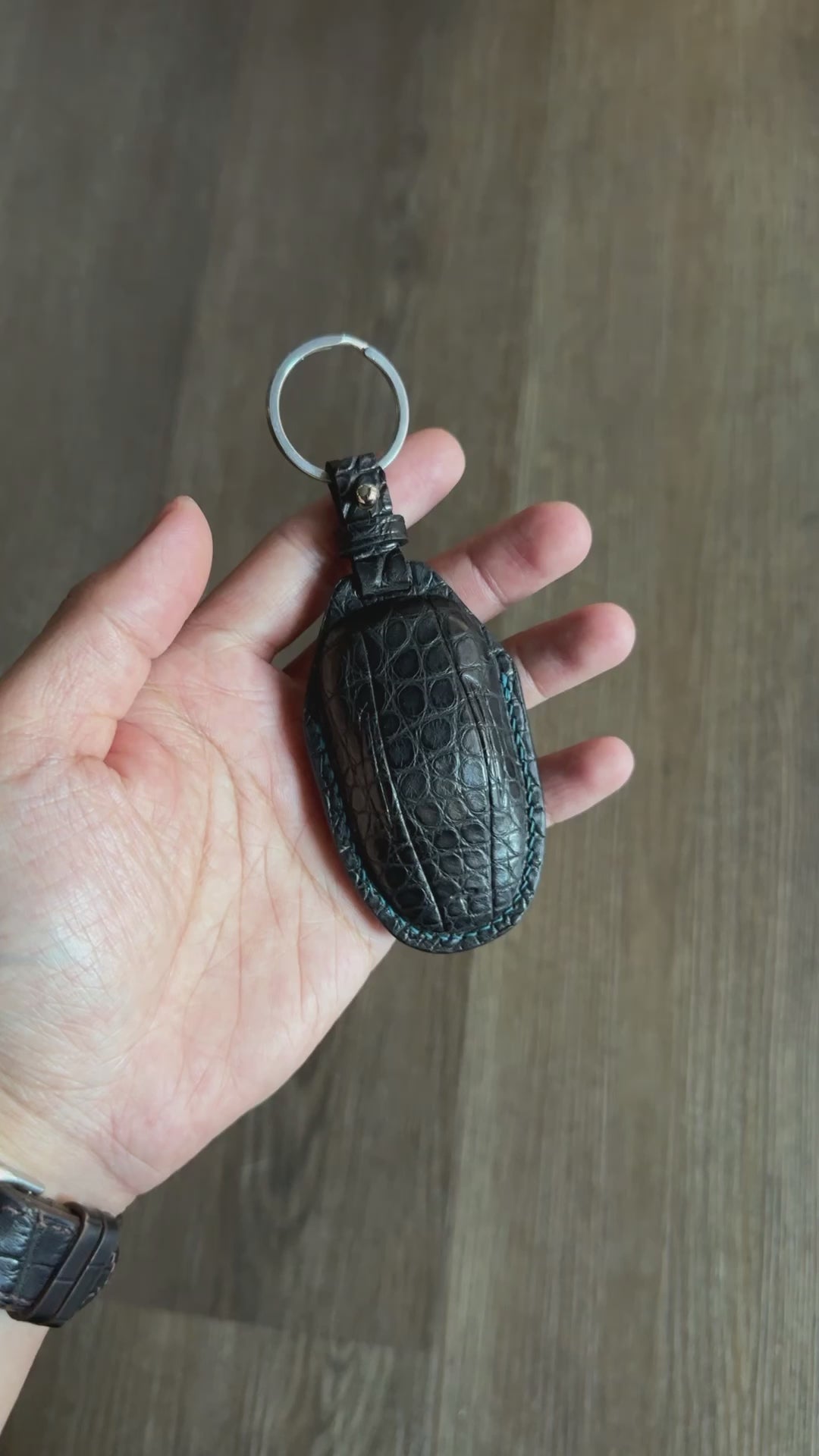 Tesla key fob cover, Crocodile leather Leather key case – Shao Leather